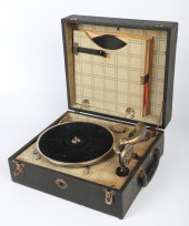 ANTIQUE RECORD PLAYERS | Pricing Guides Dictionary & Values